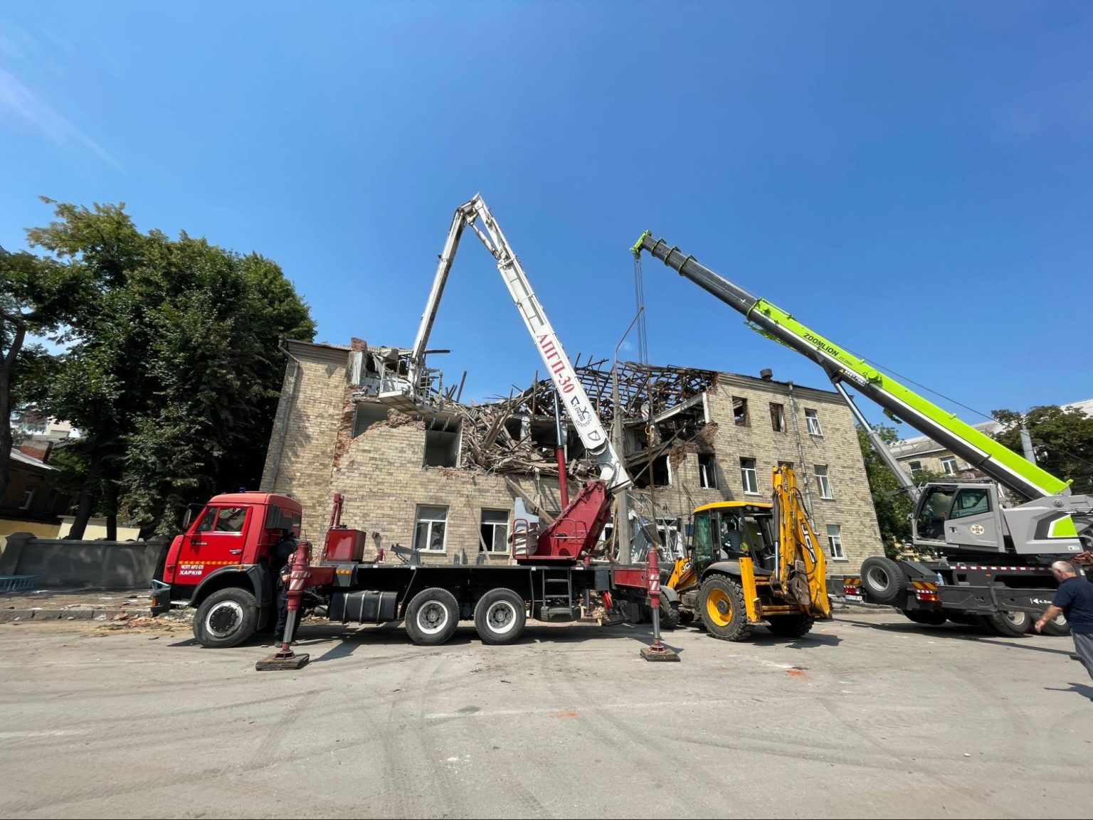 Russia destroyed the school in Kharkiv with "Shakhed" - Maidan Monitoring